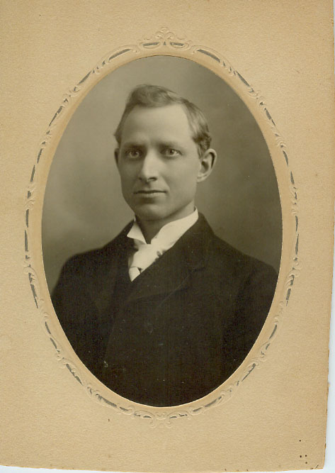 K6CU: William Colston Albrant, Architect - Fargo, ND