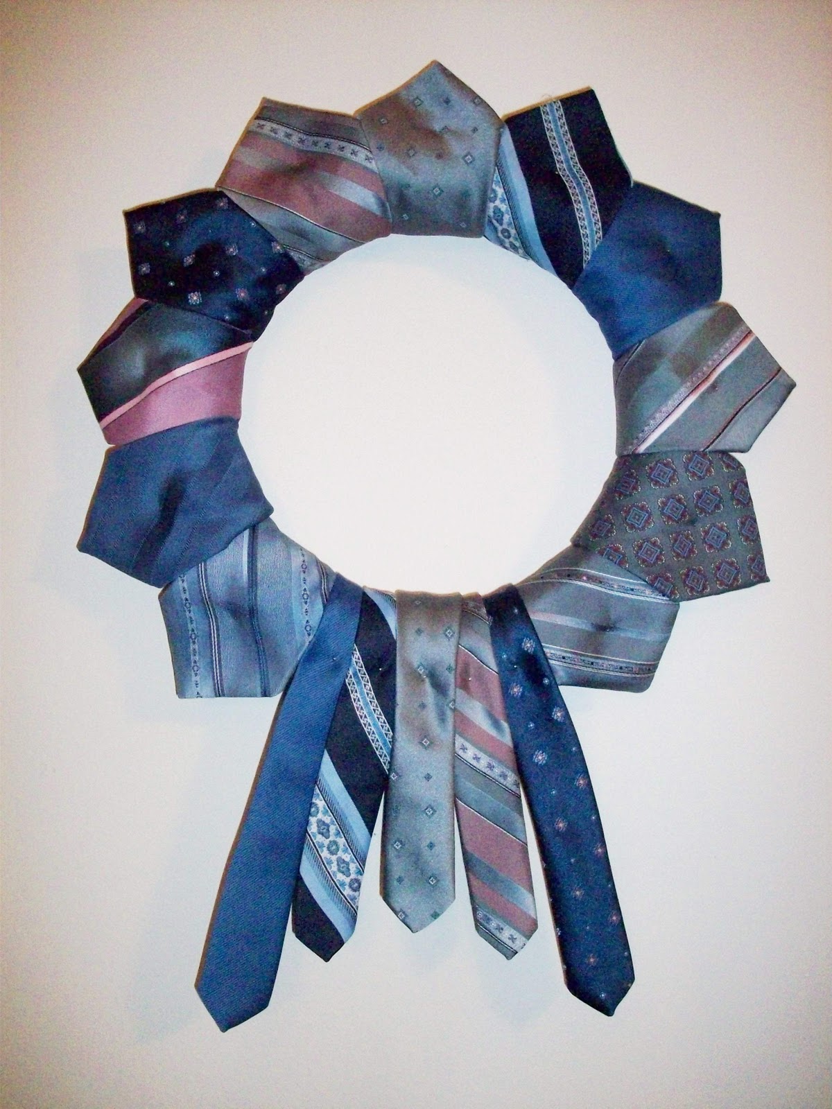 Brokaw Tidbits: Tie Wreaths