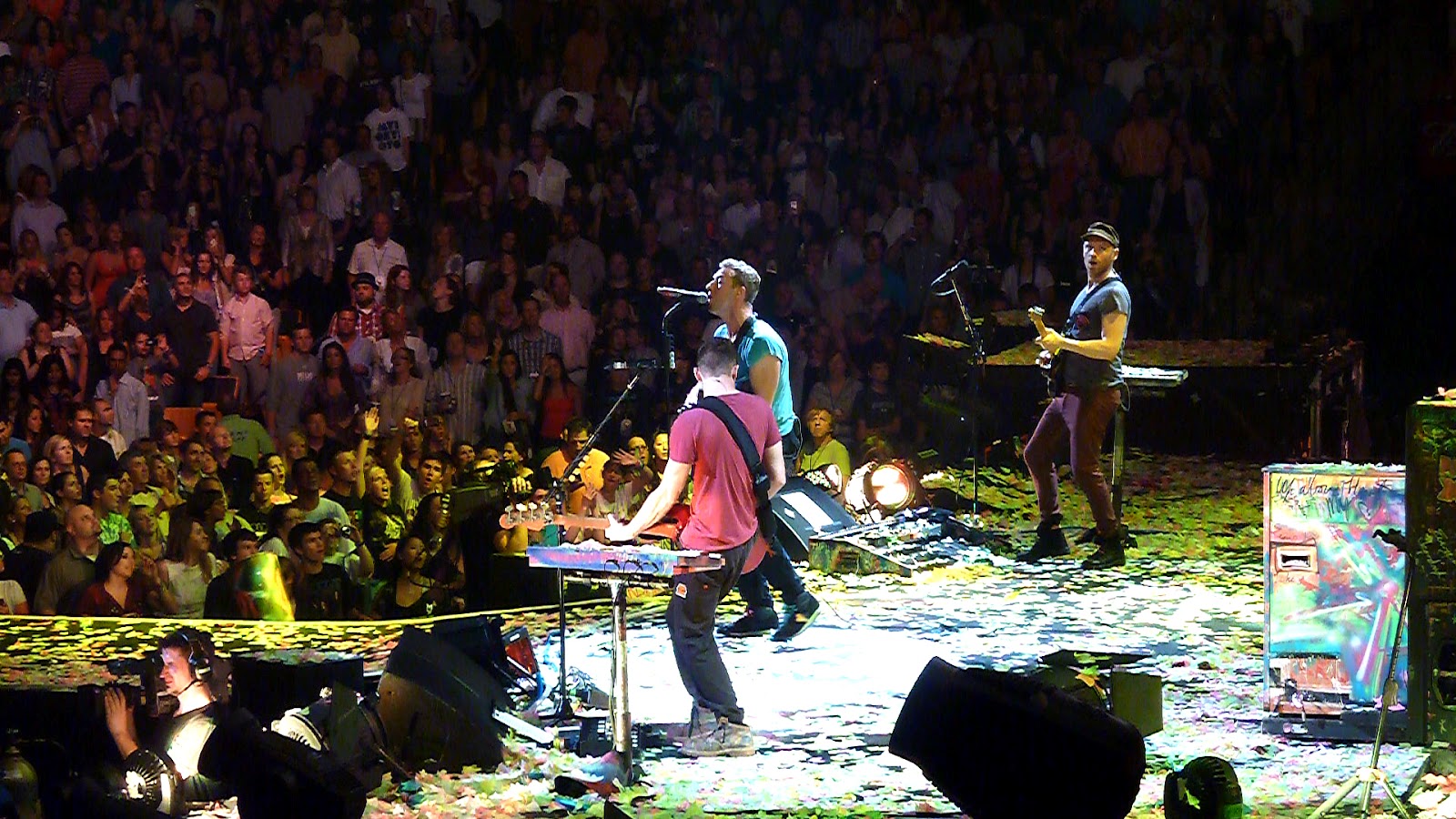 Music Blog, Live Reports, Playlists & more...: Coldplay @ Boston TD ...
