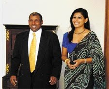Aravinda De Silva with his family | Cricket players with wife and Children