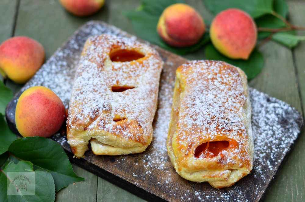 Strudel cu caise - CAIETUL CU RETETE