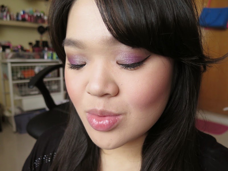 The Blackmentos Beauty Box: Simple shimmery purple look with a plum cheek!