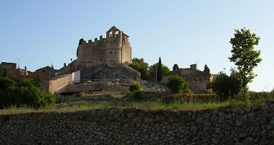 Lady Violet's Garden: Calafell castle