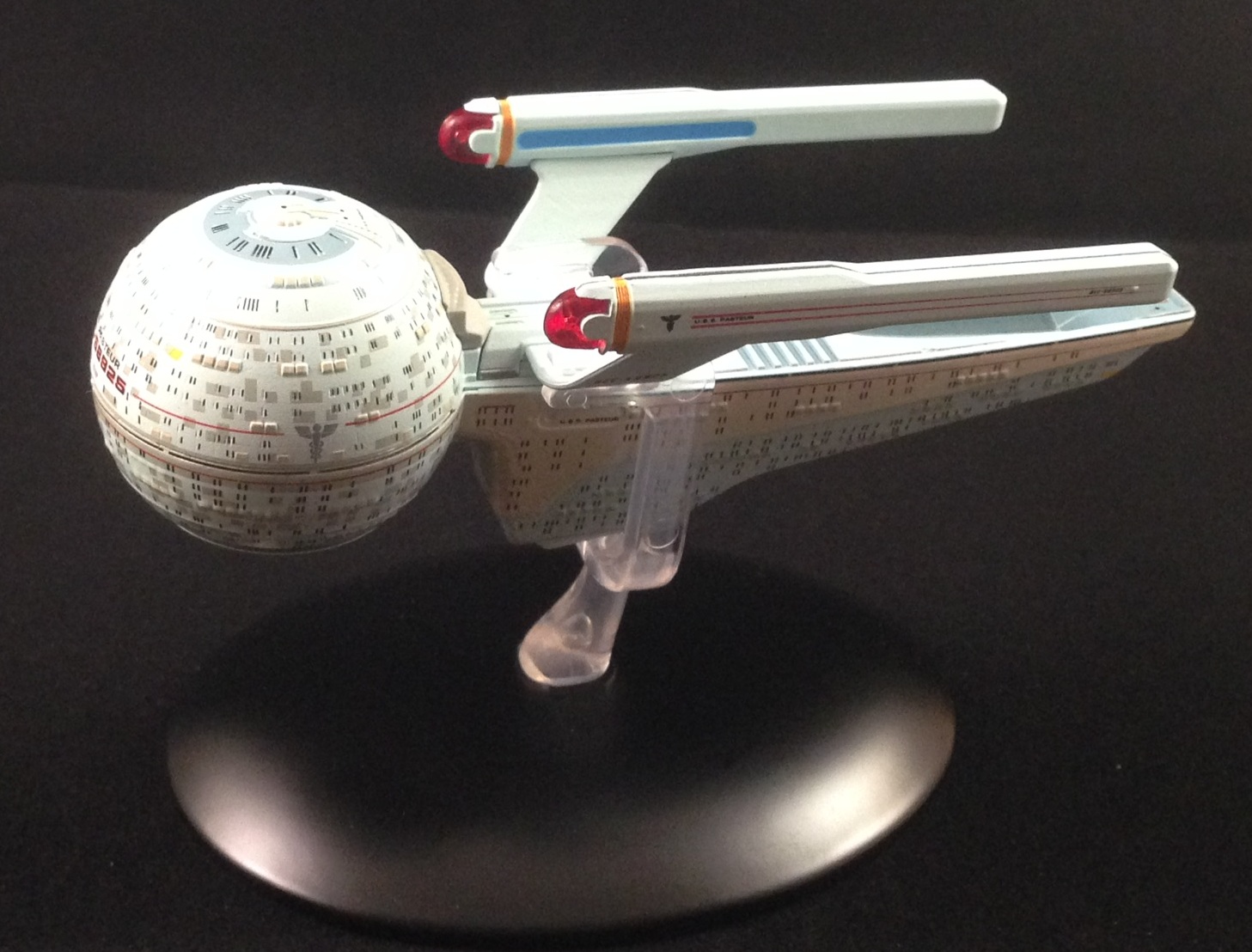 Star Trek Tafelrunde "Hermann Darnell" Potsdam Babelsberg: Eaglemoss 42 ...