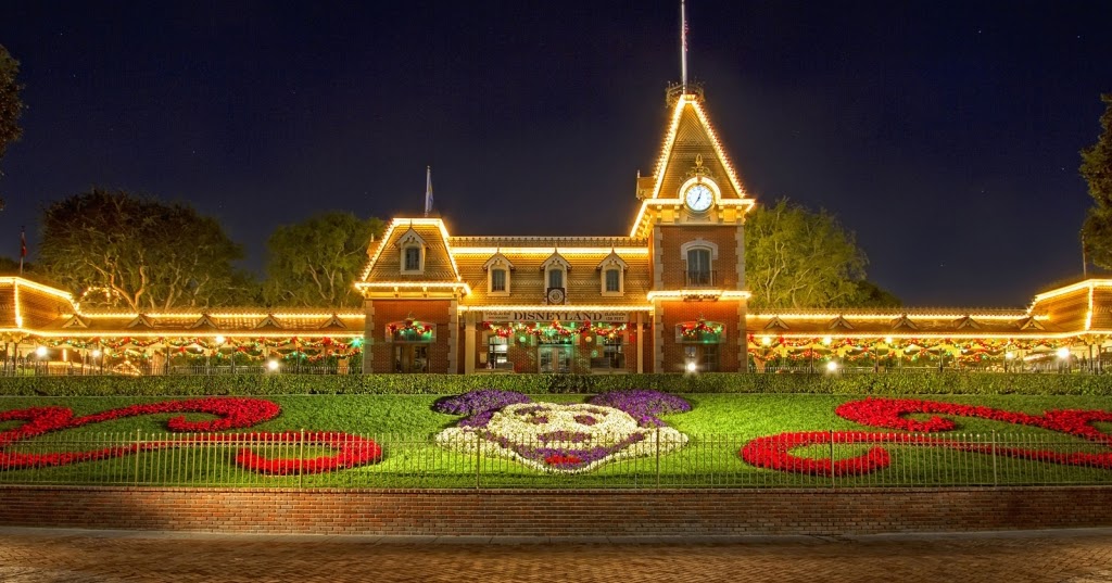 Besplatne Čestitke: Božić u Disneylandu