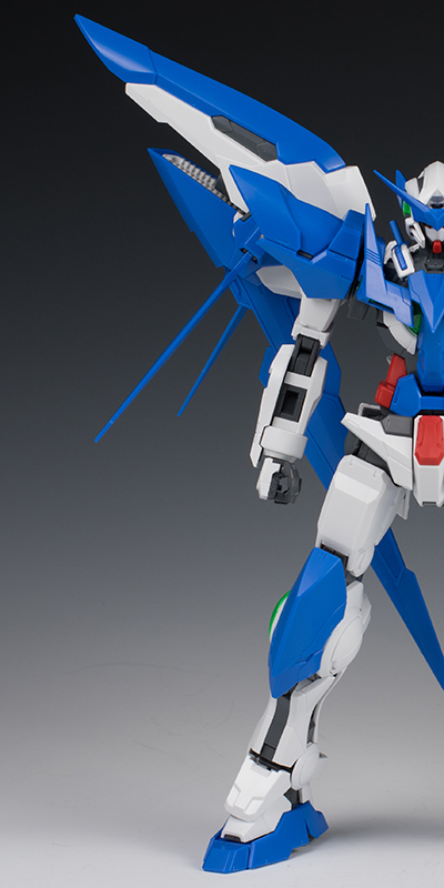 Review: P-Bandai: MG 1/100 Gundam Amazing Exia by SCHIZOPHONIC9