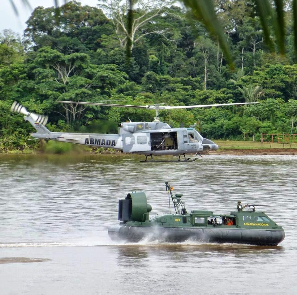 CH-135 Twin Huey A.R.C. 221 - Hovercraft Griffon 2000-TD | Ejército de ...