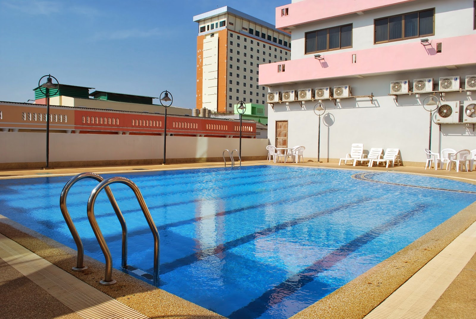 BookWorm Travel: Hotel Review: Hotel KPK, Dannok, Thailand