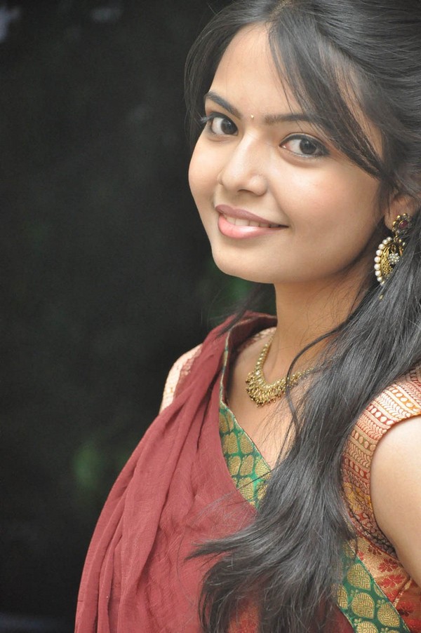Mereena New Cute Stills | Tollywood,Kollywood Movie Wallpapers,Working ...