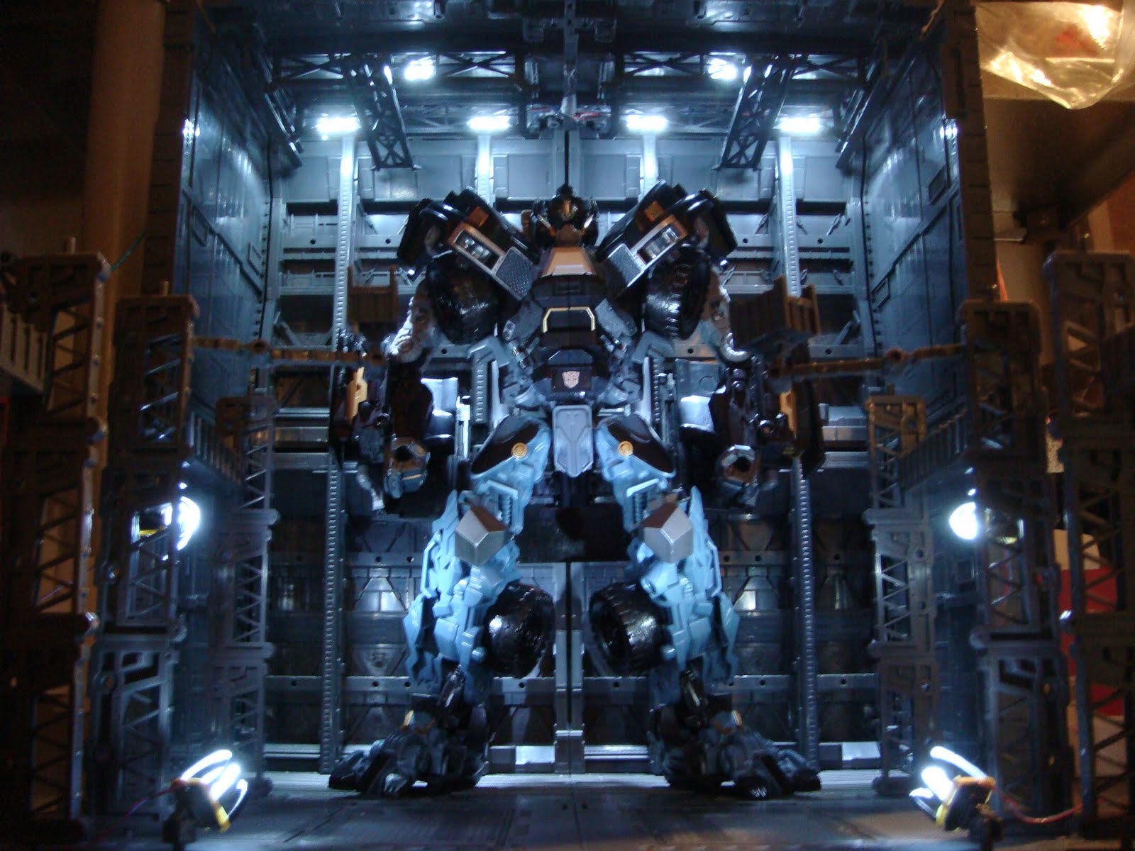 Zebu's Gundam/Transformers Factory: Mechanical Hangar (Autobot Hangar ...