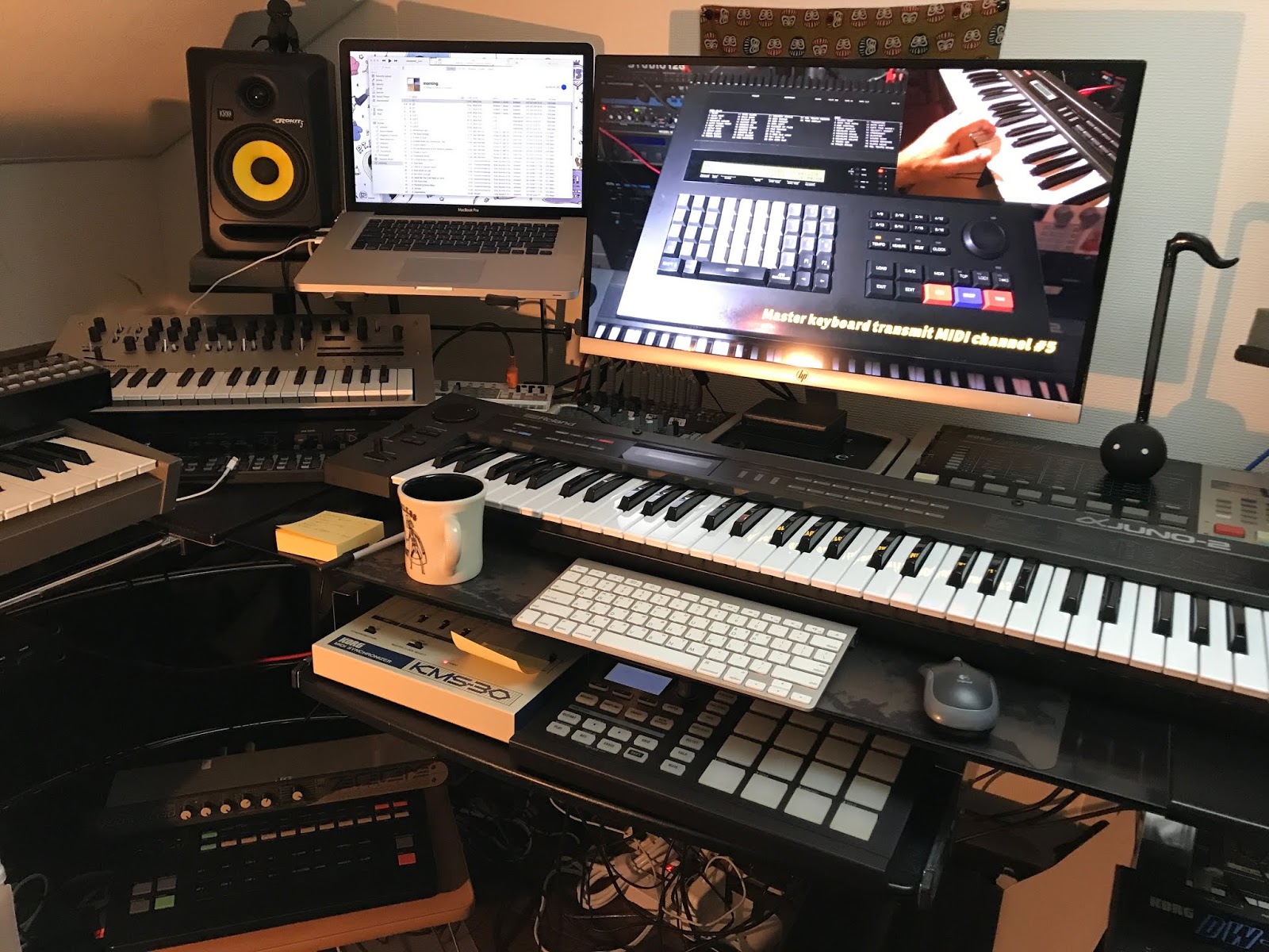 Roland Alpha Juno 2 - The Mystery Of The Whining LCD Screen