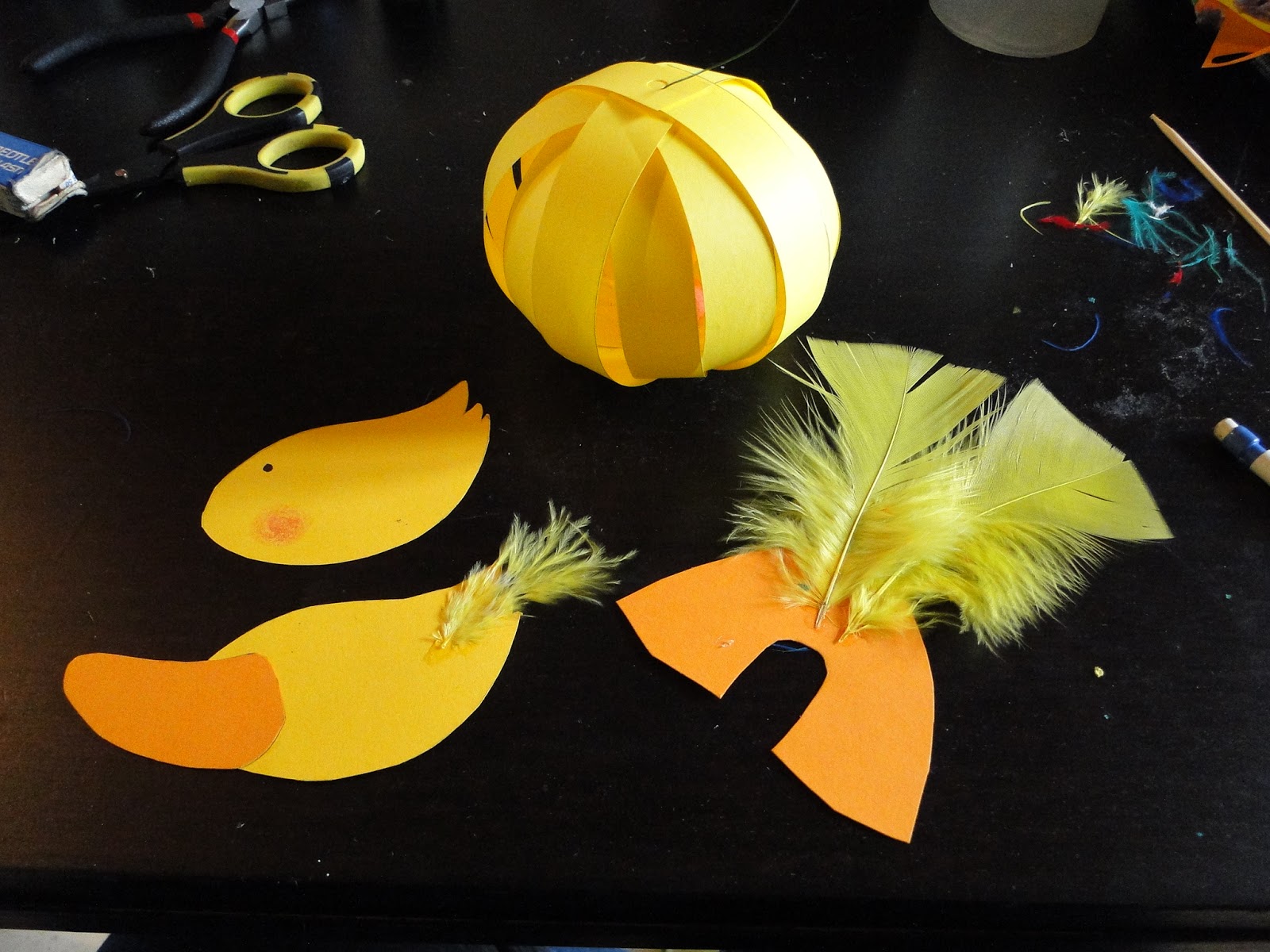 La boite à idées de l' atelier 3B* * *: Mon petit Canard en paper ball