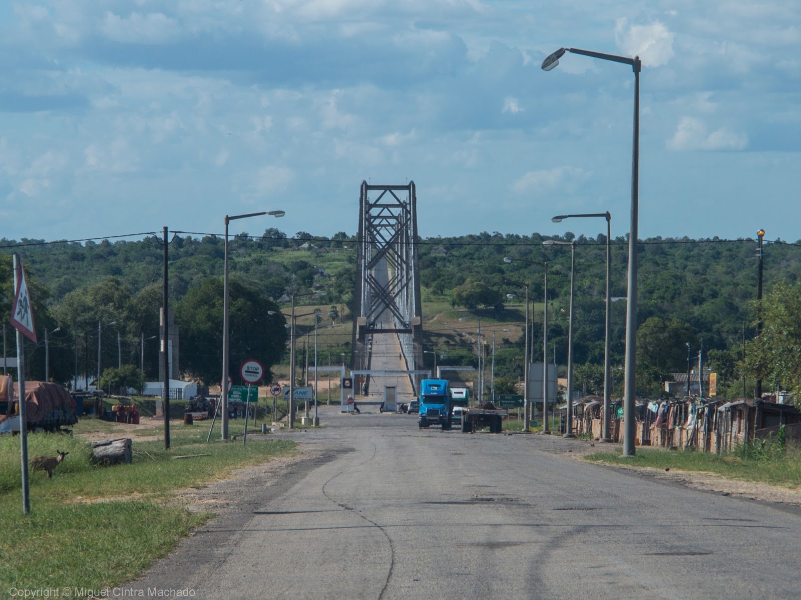 O Farol de Metangula: A ferro e fogo!