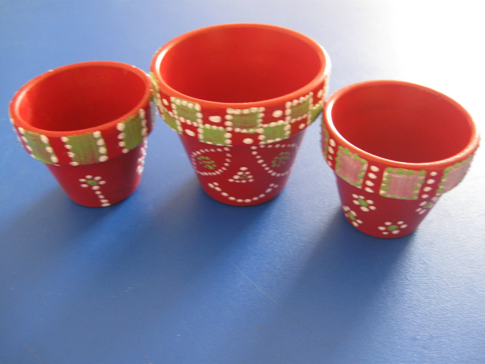 DesiKalakar: Hand painted mini clay pots