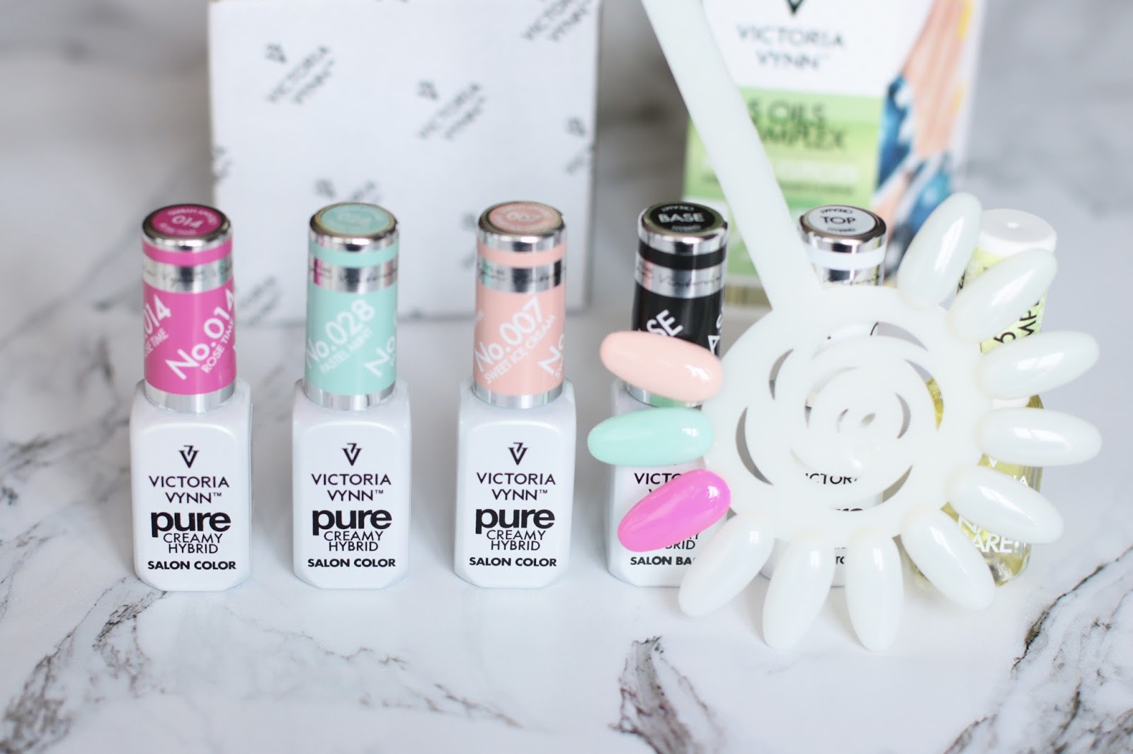 VICTORIA VYNN - Pure Creamy Hybrid | Ela Lis Make-Up