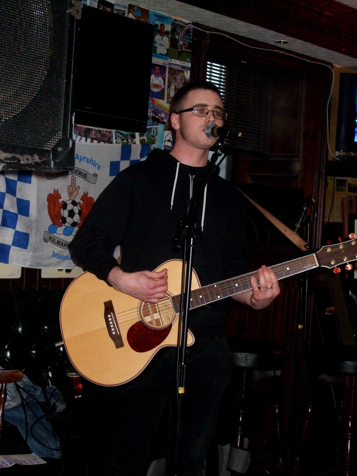 ITAXXXXTHING BLOG: Goodbye Valhalla - Dirty Martinis - 26/2/11 (Kilmarnock)