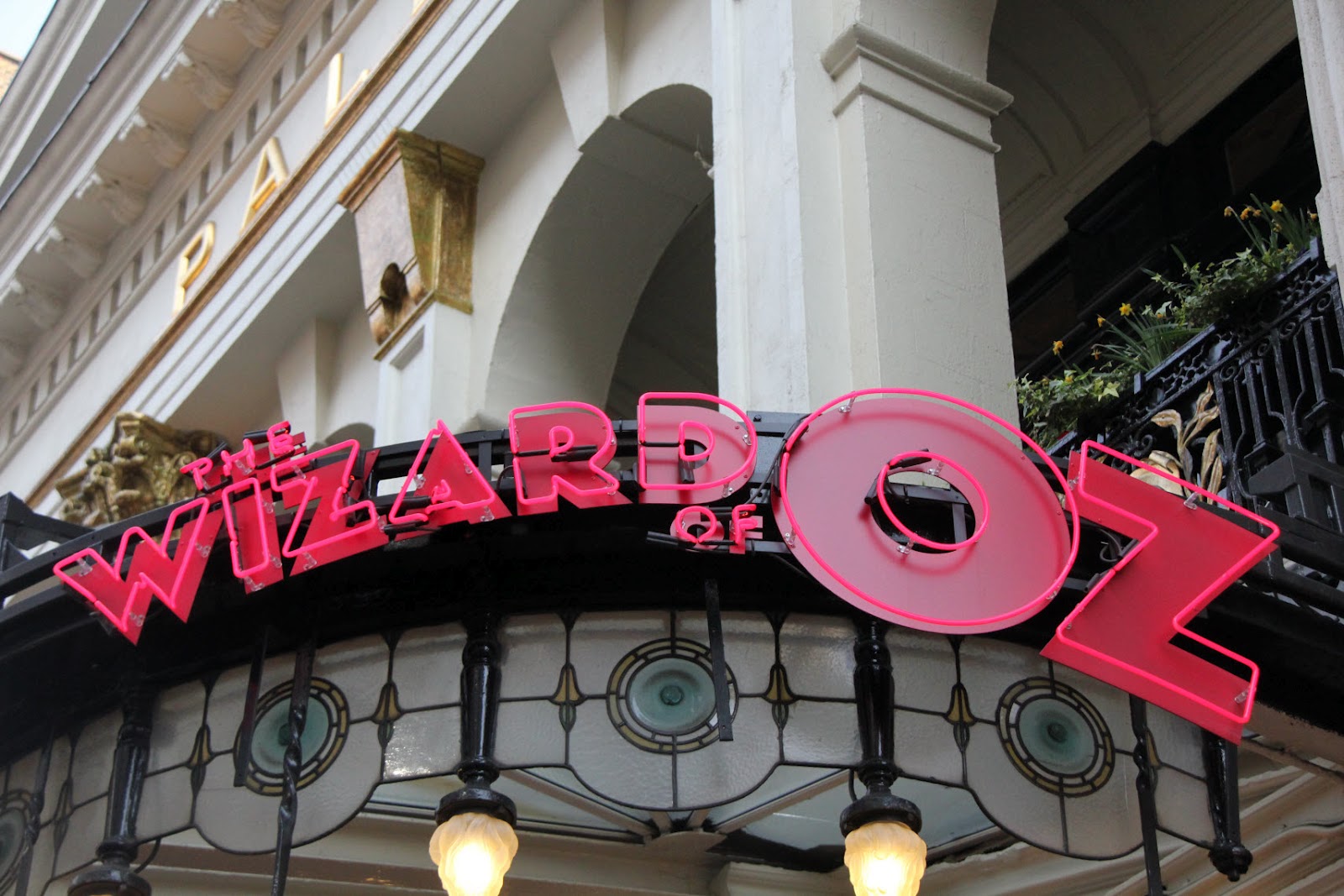 The Eunos Young Literature Experience in UK 2012: Day 5 - The Wizard of ...