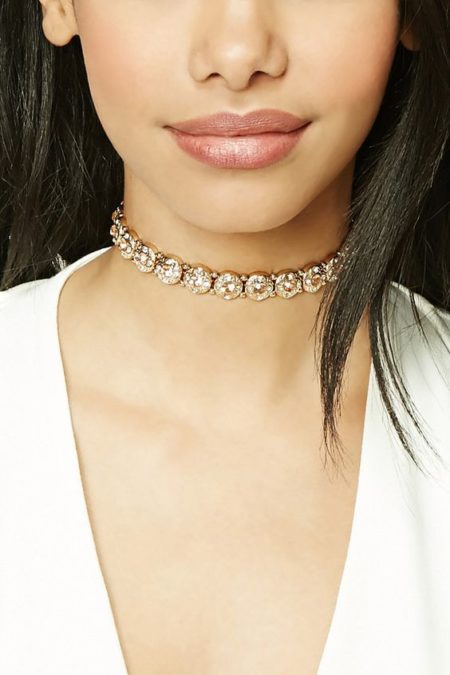 13 Effortlessly Cool Ways to Style Choker and Necklace - Candy Crow