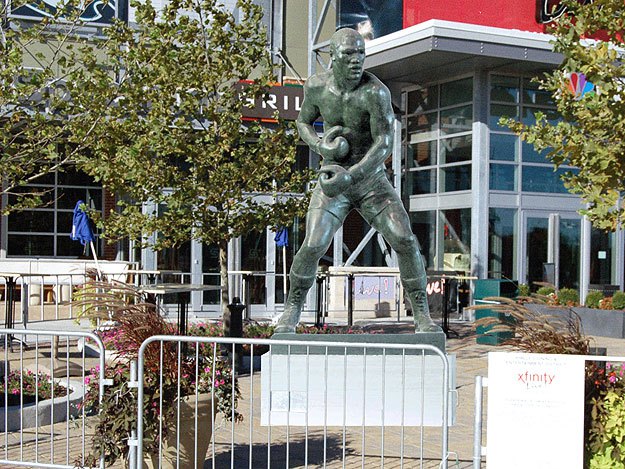 Paul Davis On Crime: Legendary Boxer Joe Frazier's Statute Unveiled In ...