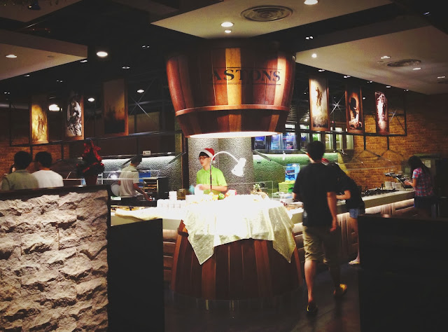 KUMORY: Astons Steak & Salad at Centrepoint