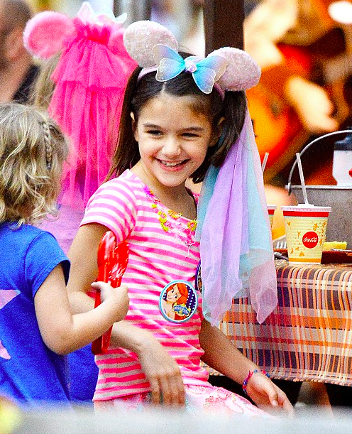 Suri Cruise Fashion Blog: October 2014: Suri at California Adventure Park