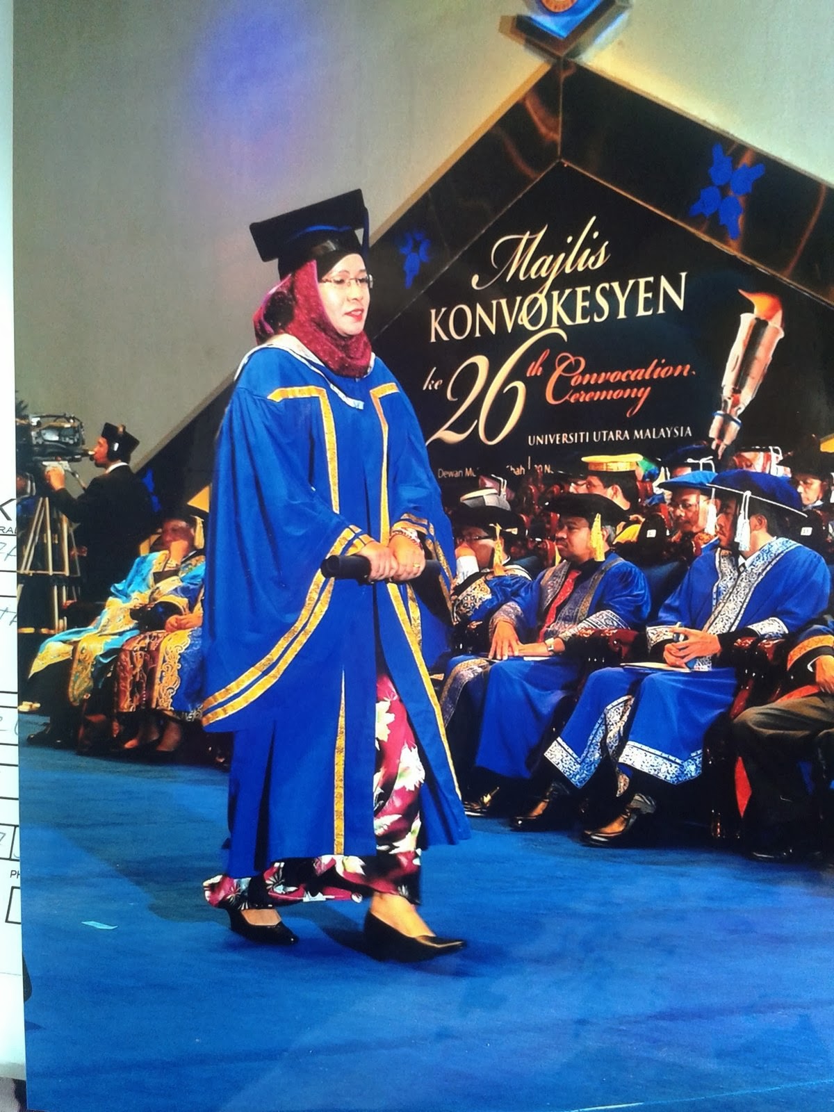 Permata: Gambar konvo...