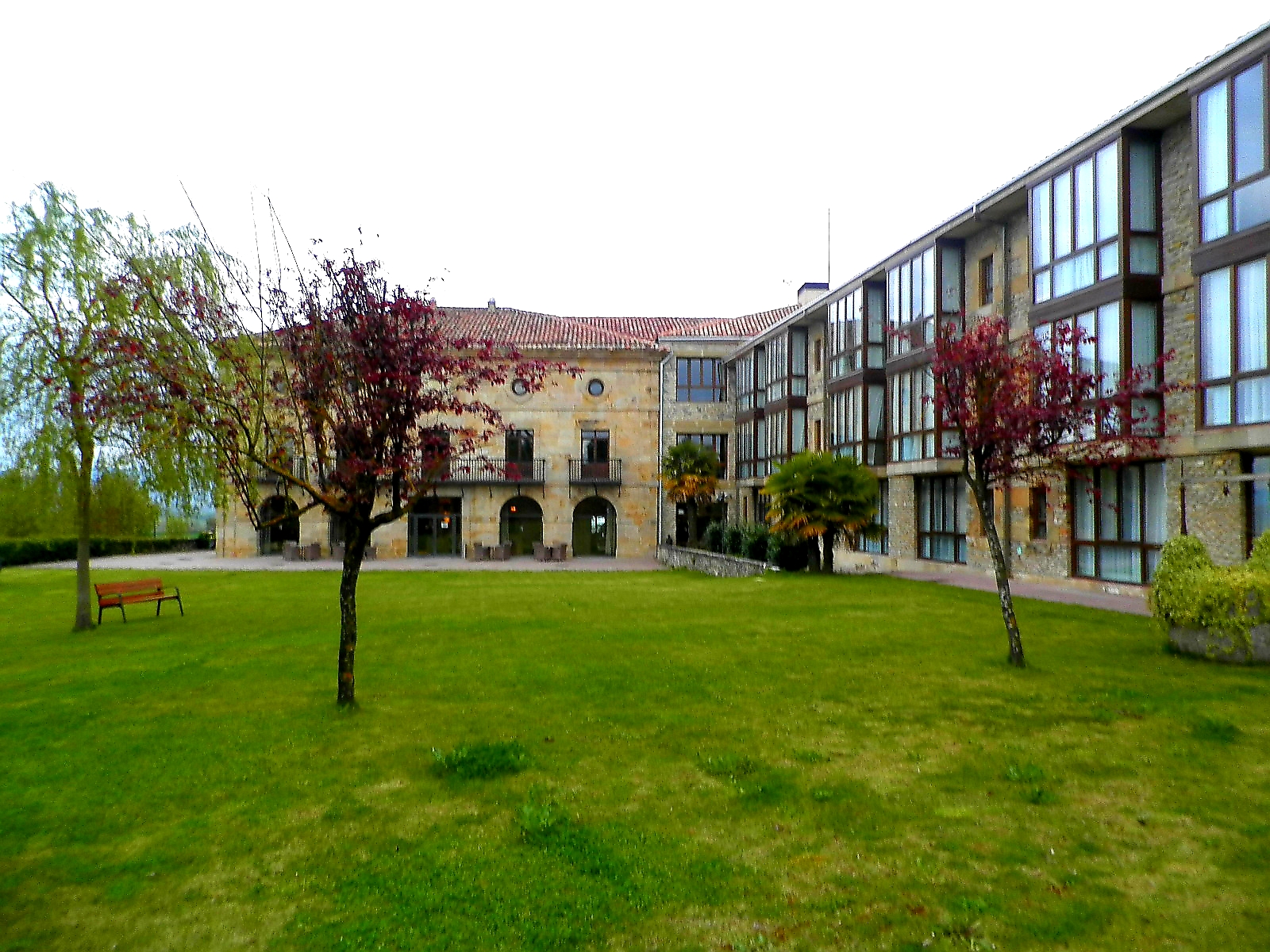 Unos amigos de Paradores: El Palacio de los Larrea, Parador de Argómaniz