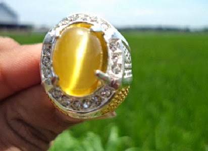 Khasiat Batu Akik Mata Kucing Untuk Pemiliknya