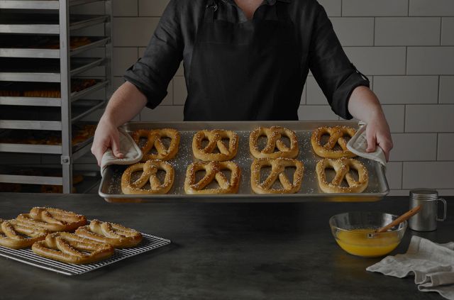 $1 Pretzels at Pretzelmaker Every Tuesday in January 2018 | Brand Eating
