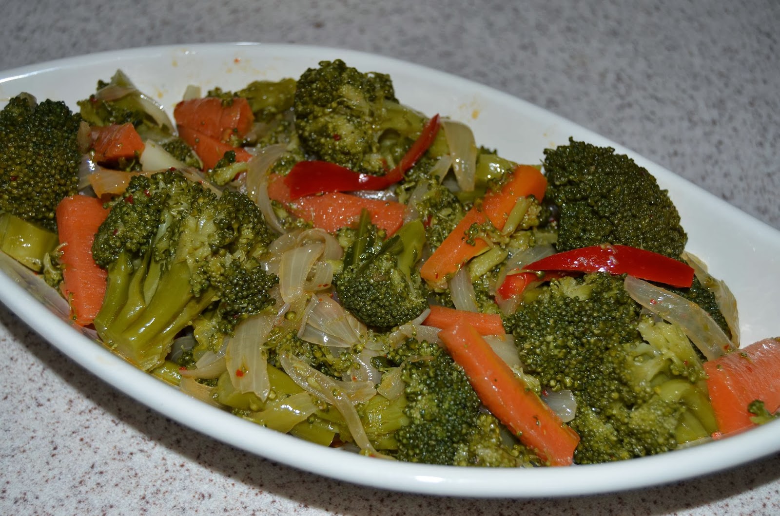 Yeşim'ce Lezzetler: BROKOLİ SOTE