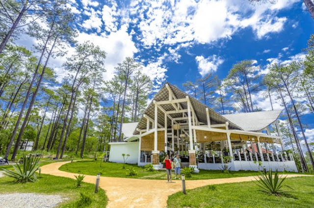 Tourist in Cambodia: kirrirom National Park