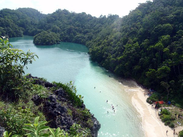 Sempu Island, "the lost paradise" of East Java ~ indonesian tourism