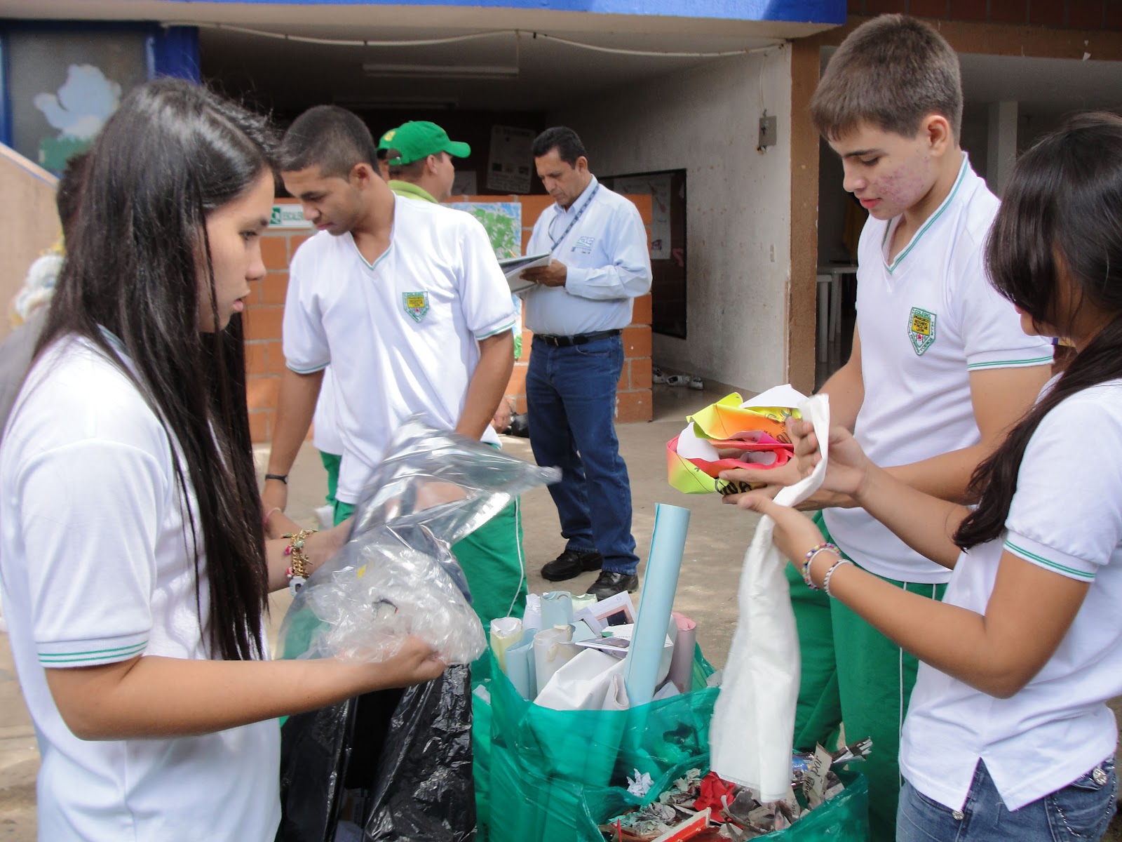 RECICLANDO VIVO MEJOR