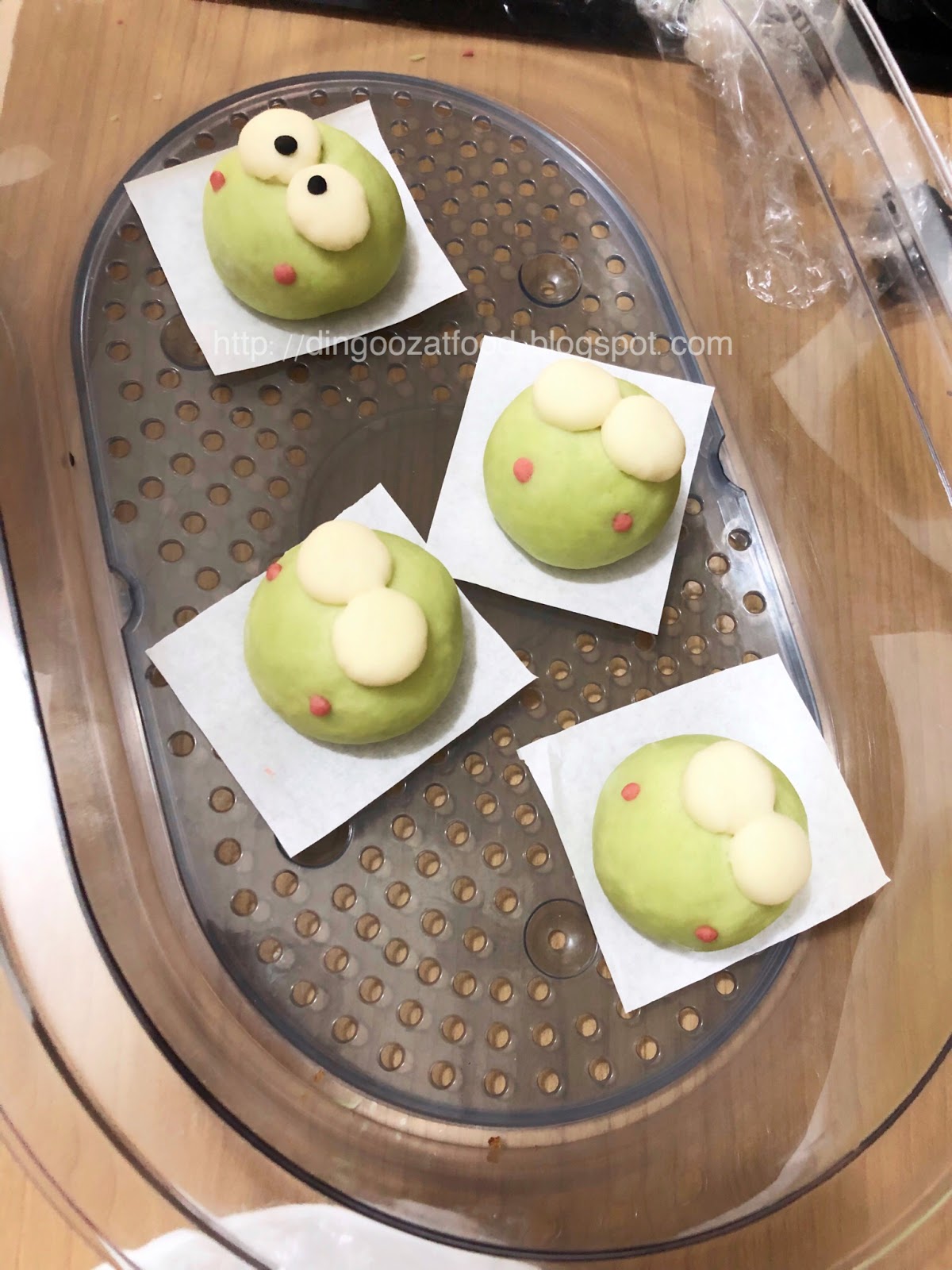 Miki's Food Archives : Keroppi Matcha Steamed Bun aka Green Tea Tau Sar ...