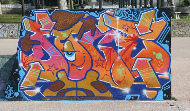 DOCE12: Graffiti,sol,playa....