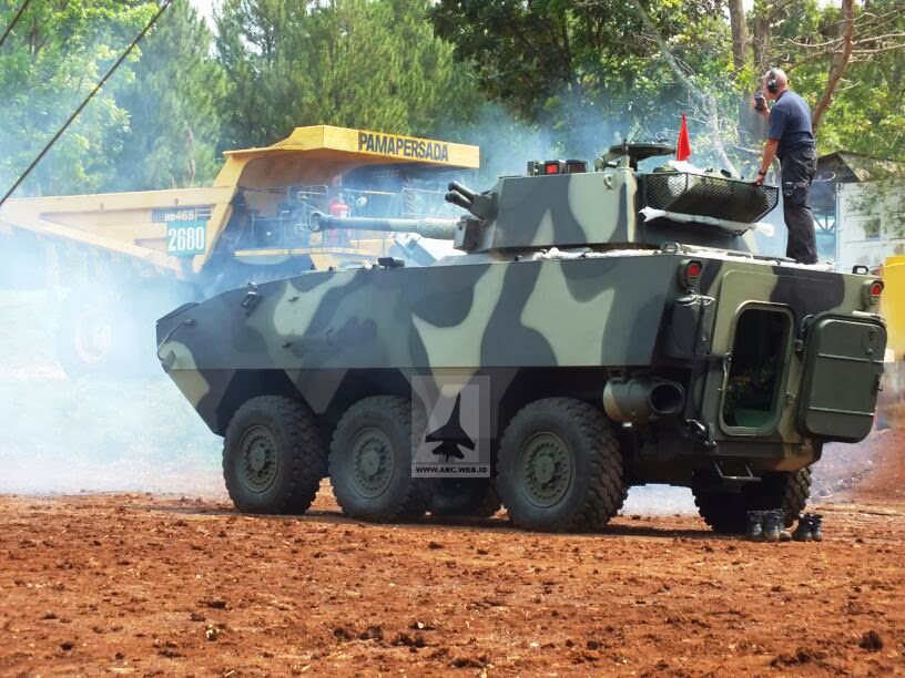 Kavaleri TNI-AD Berlatih Mengunakan Panser Tarantula [10 FOTO ...
