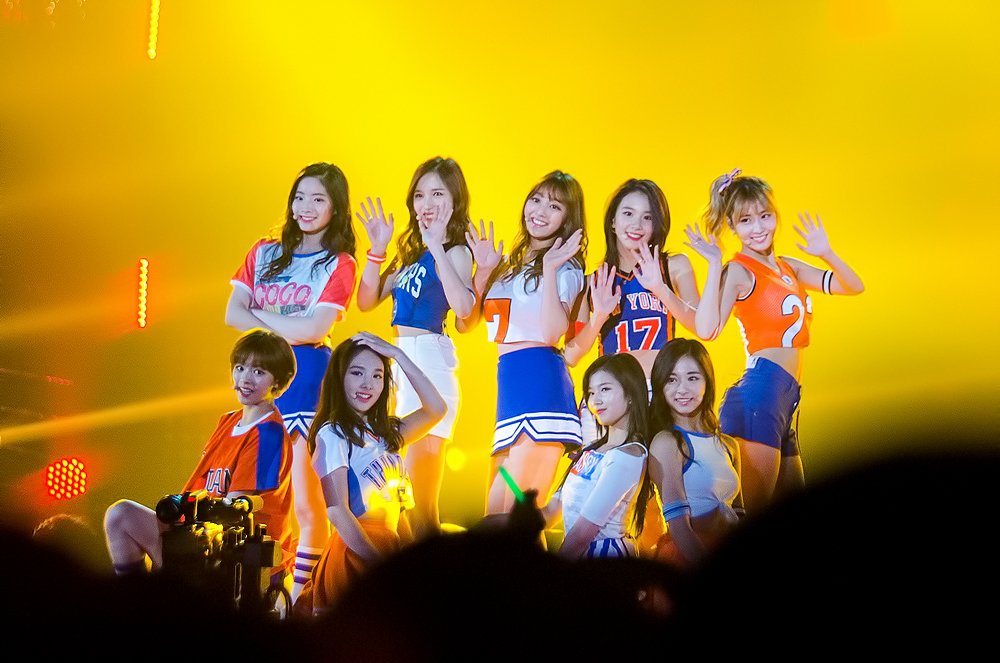 Joe's Twice Photo Blog: TWICE performance 160907~8 (1)