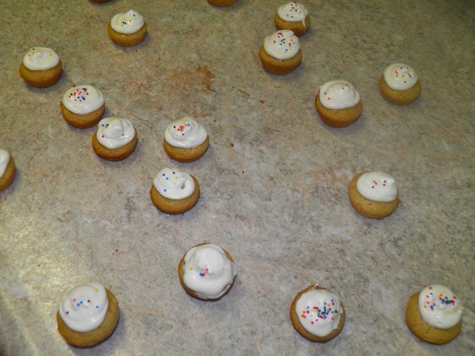 Bliss: Cupcake Poppers
