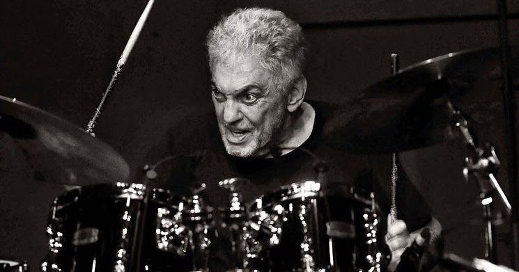 FOUR ON THE FLOOR: Steve Gadd Plays Flams