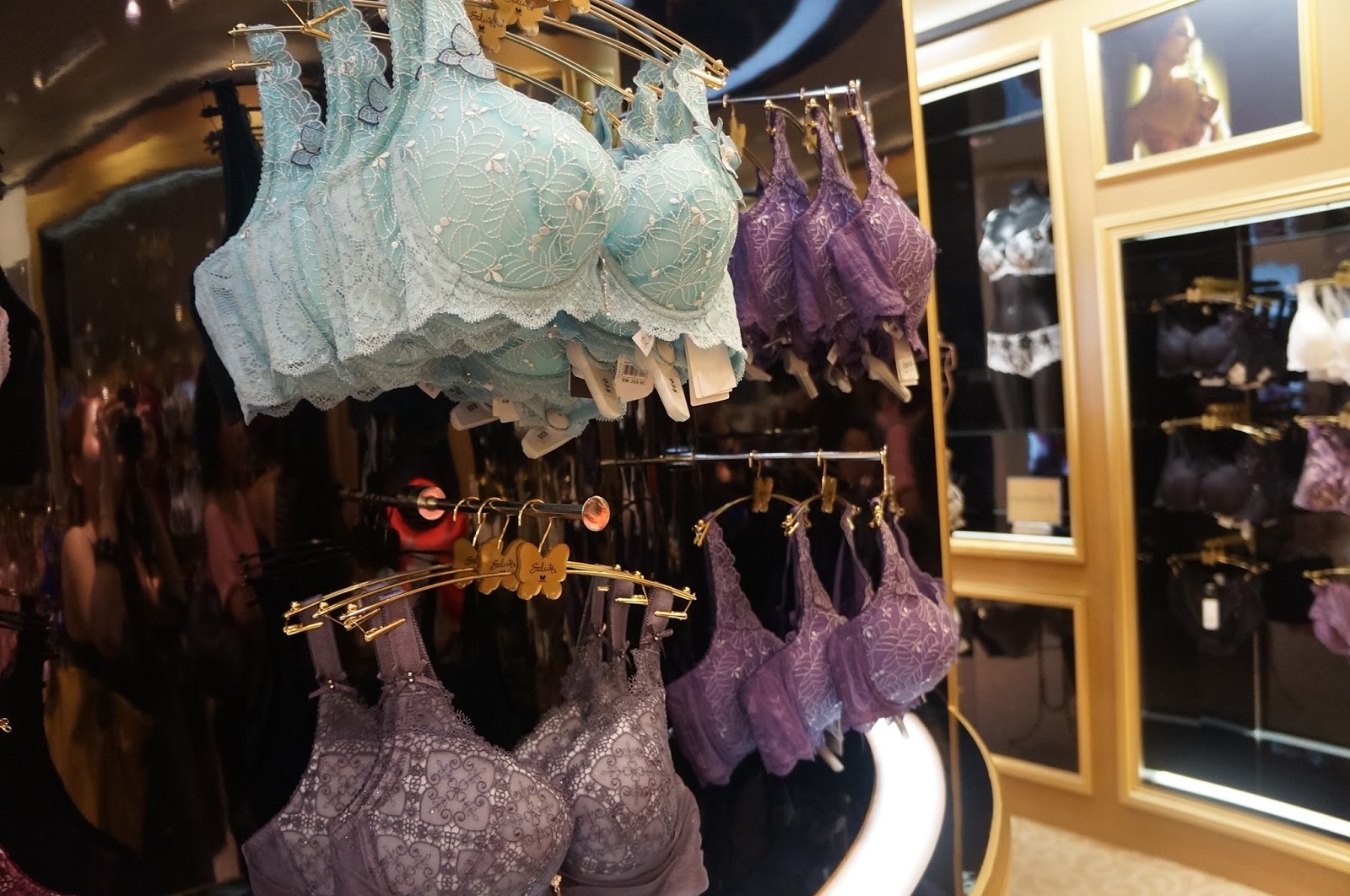 5:AM: Wacoal Salute Reigning Supreme Showcase Event