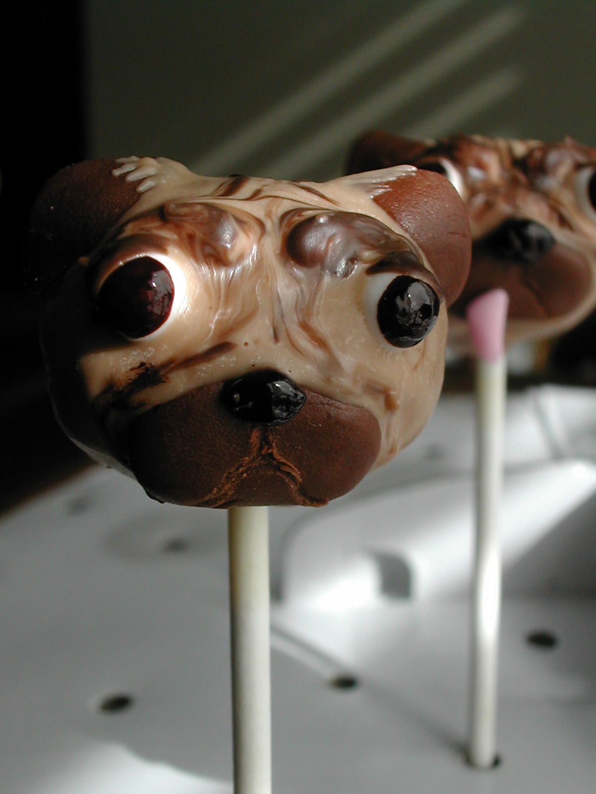 Mini Cakes by Mini Marge: Pug Pops!