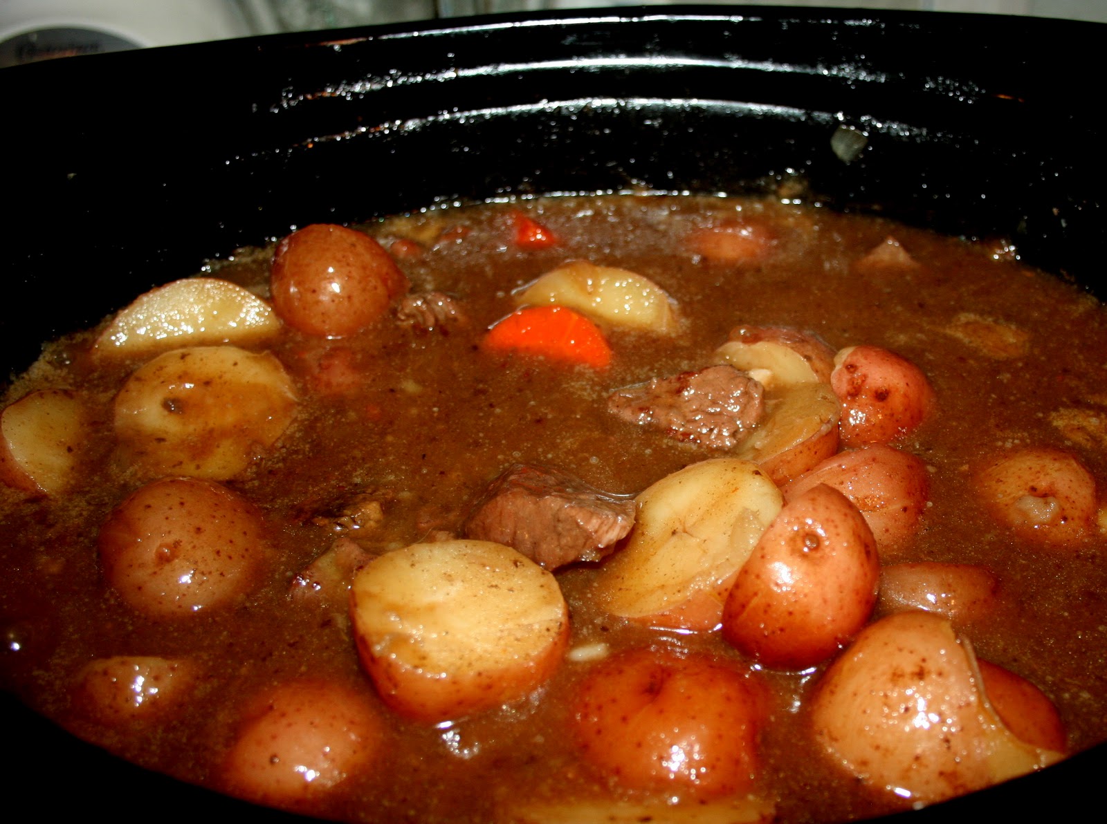 Cheers to Happy: Guinness Hungarian Beef Goulash...