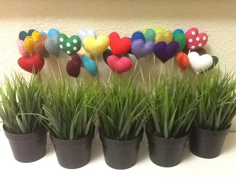 Agariguyi | Complementos de fieltro: CORAZONES DE COLORES, DE FIELTRO ...