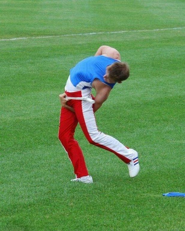 topworth: The most flexible man in the world