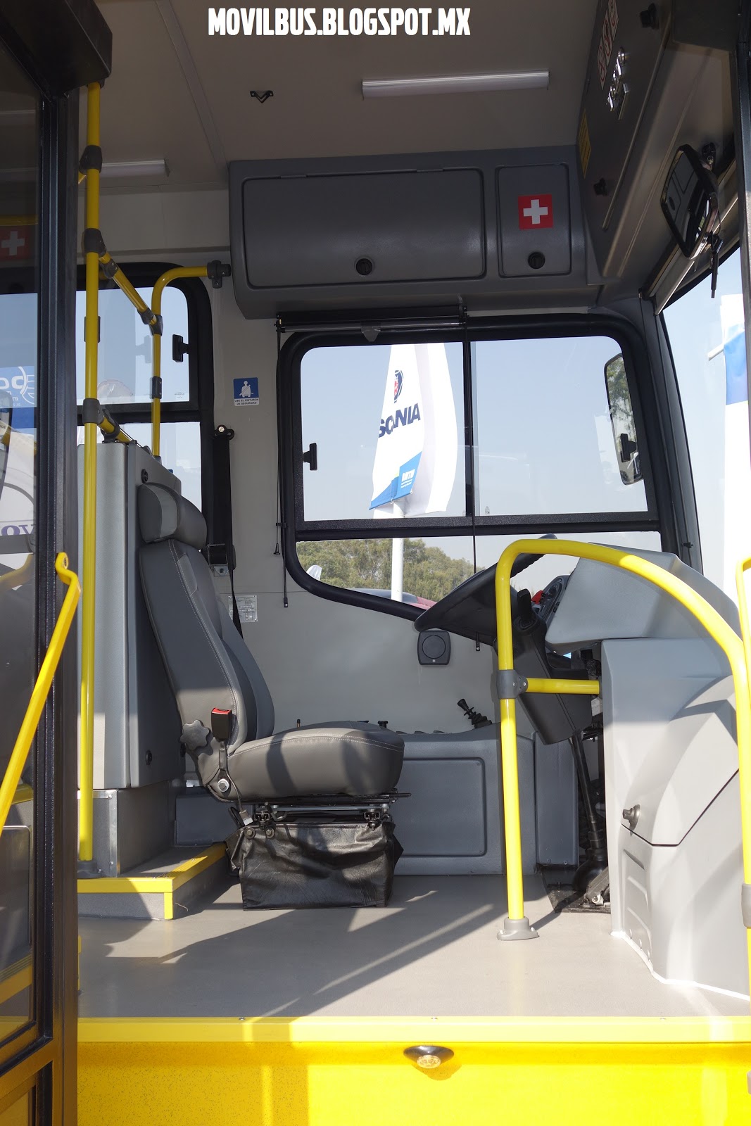 VOLVO B8R/AYCO COSMOPOLITAN.