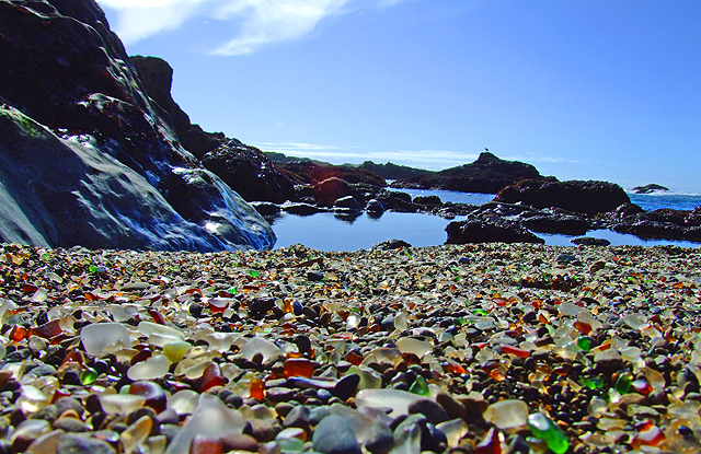 AMAZING STORIES AROUND THE WORLD: Amazing Glass Beach, Mendocino ...