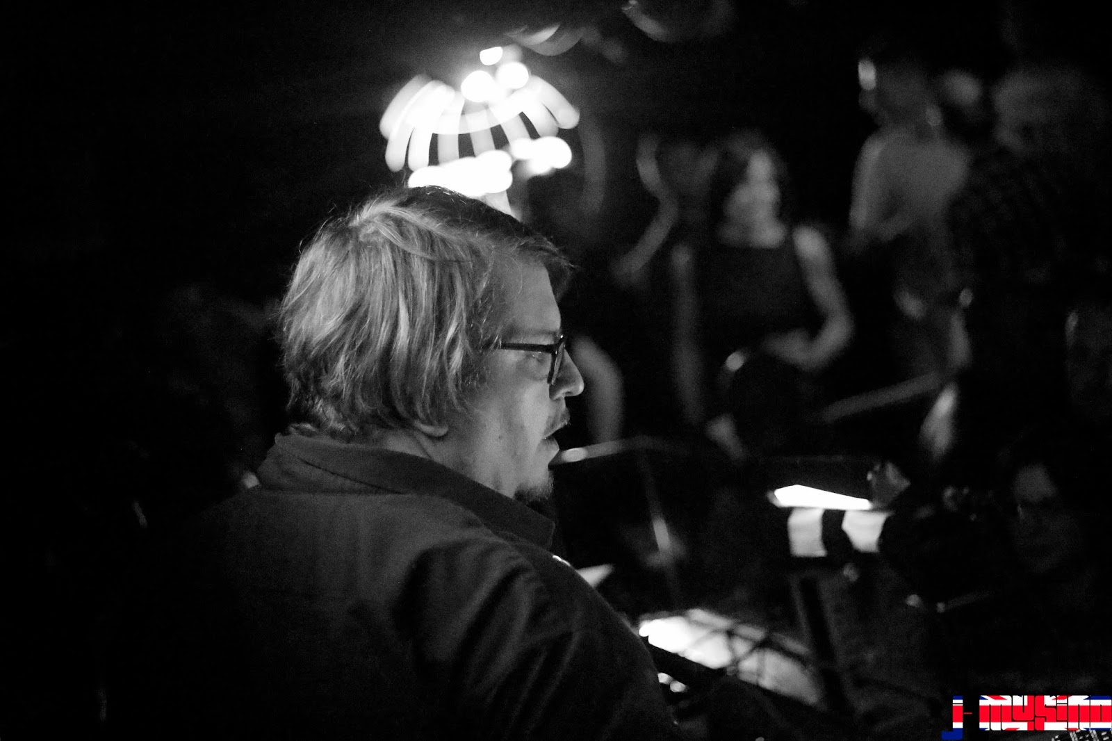 Electronic Colors nos hizo bailar en Siroco con Robert Babicz y los djs de la casa | J-musind