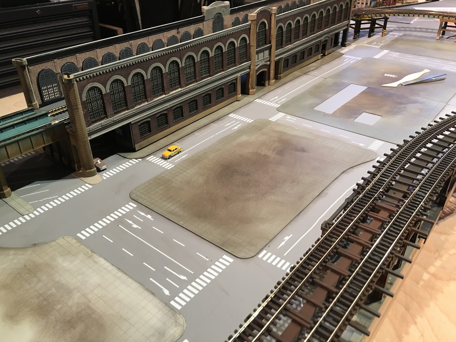quinntopia - An N Scale blog: STREETS & SIDEWALKS
