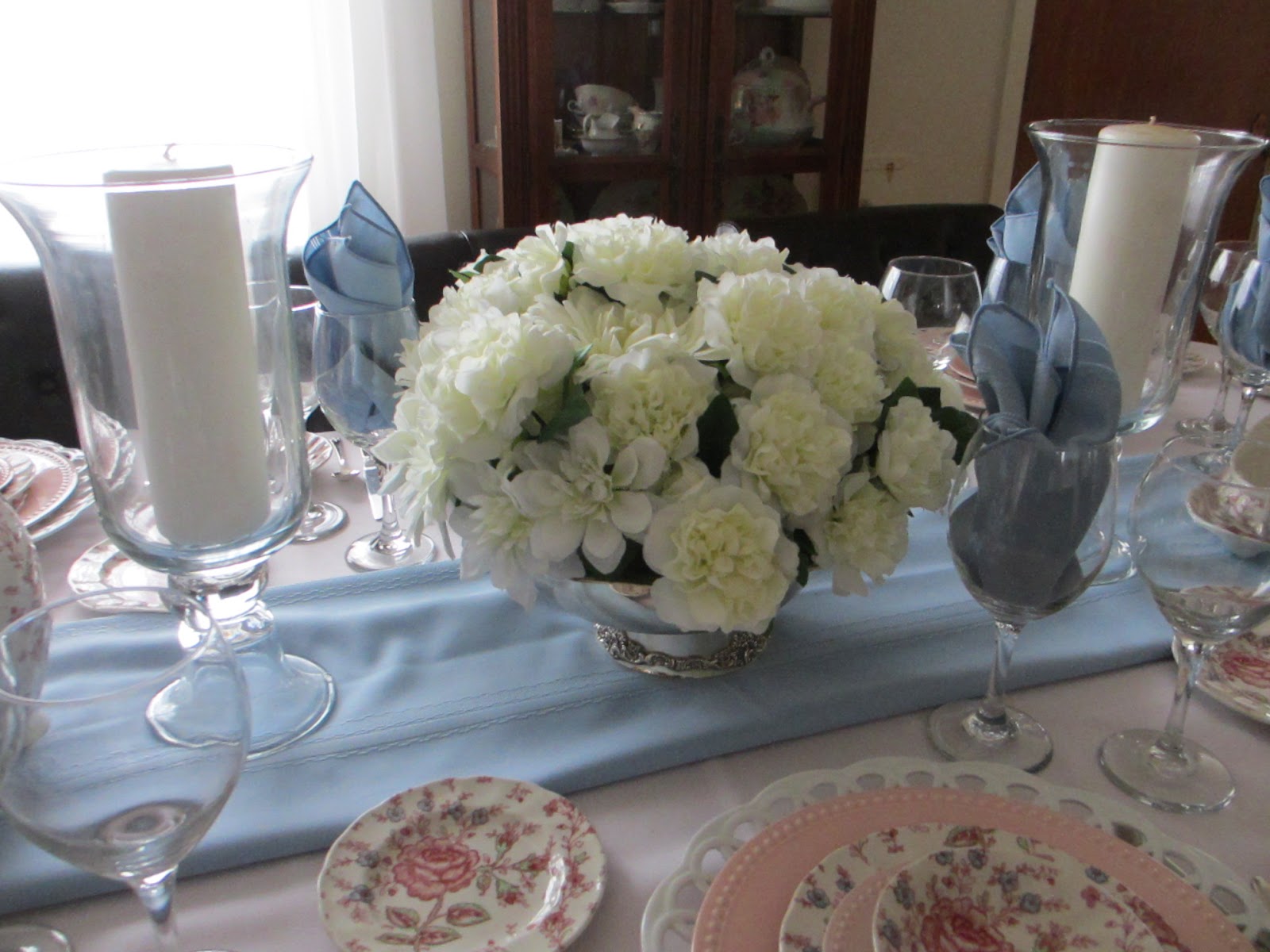 The Welcomed Guest: Springtime Ladies Luncheon Table