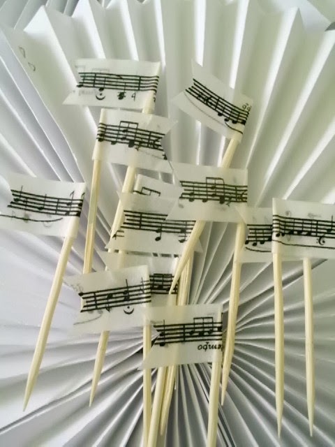 Handmade Paper-Heaven: toothpick cake toppers - musical notes
